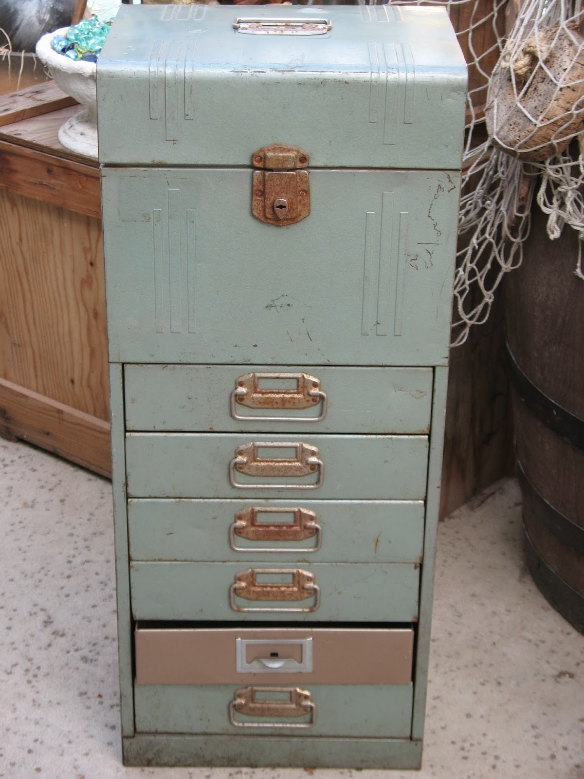 Artsy Fartsy: Pink Cabinet Drawers
