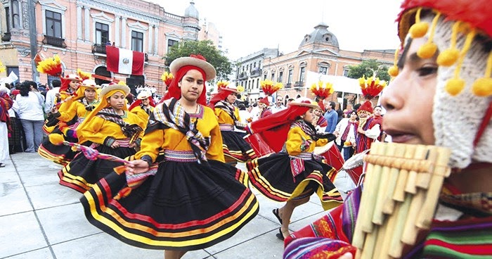 Día Nacional e Internacional del Folklore