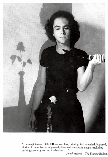 Kostis Velonis: Teller performing Shadows