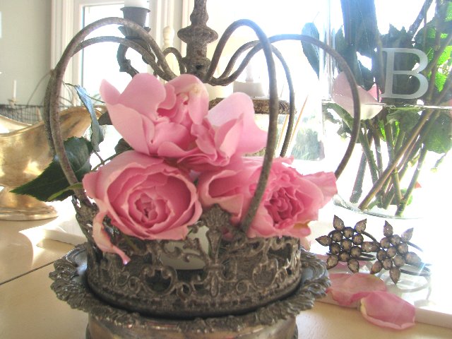 Crown Centerpiece | White Ironstone Cottage