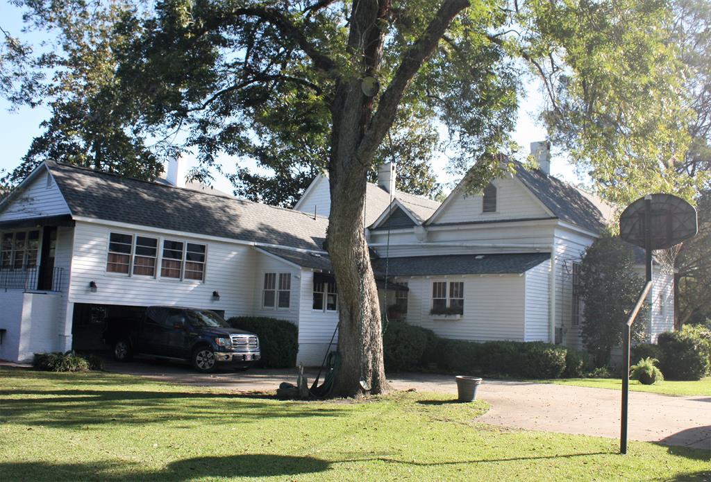 Sweet House Dreams: 1875 Southern Colonial in Eufaula, Alabama