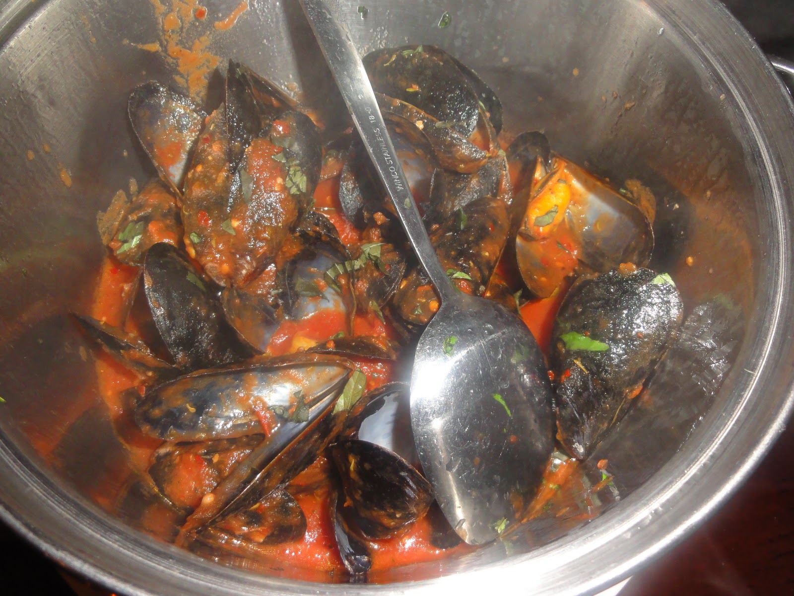 YourVicariousExperience: The Mussel Pot