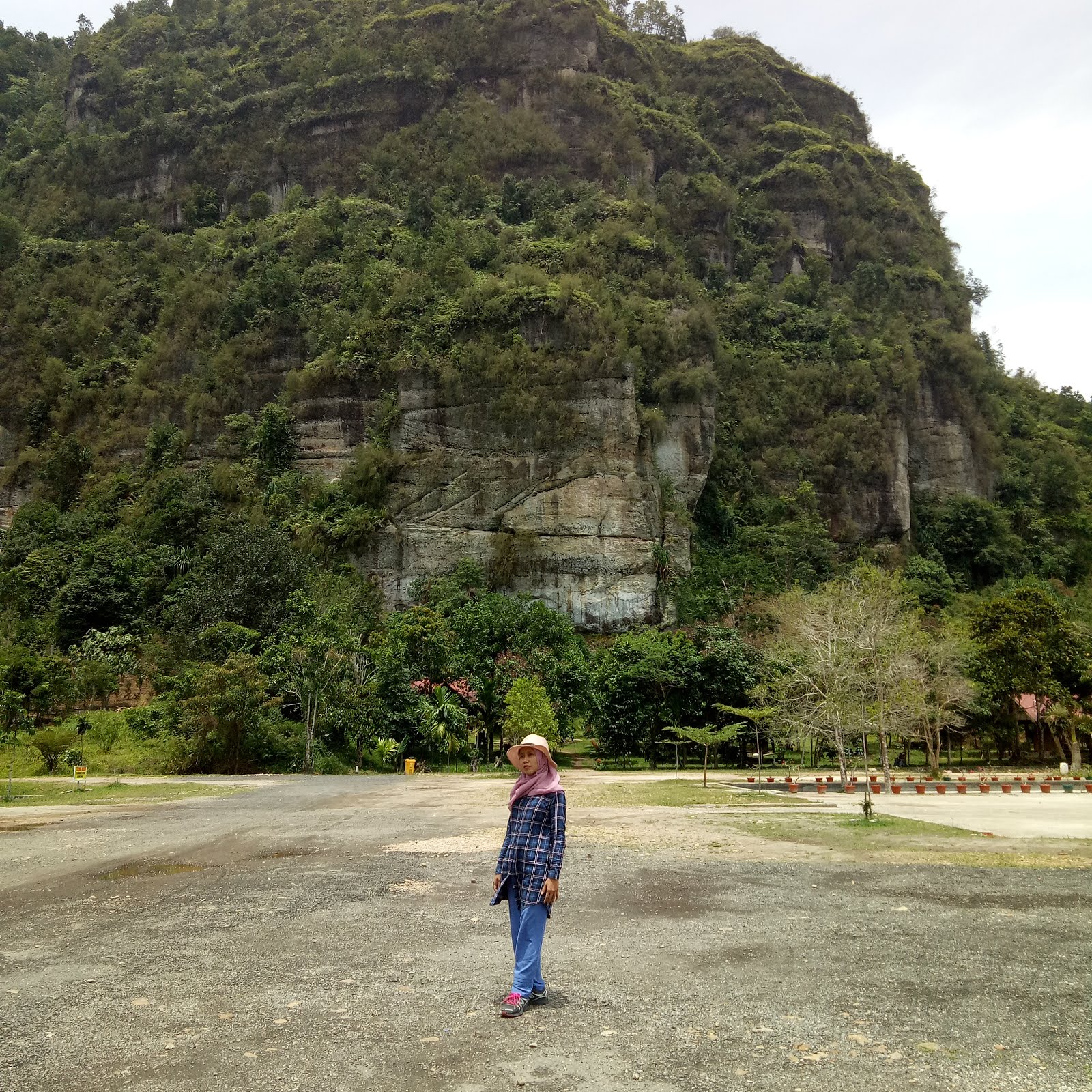 Berkunjung ke Lembah Harau dan Istano Basa Pagaruyung - Dian Restu ...