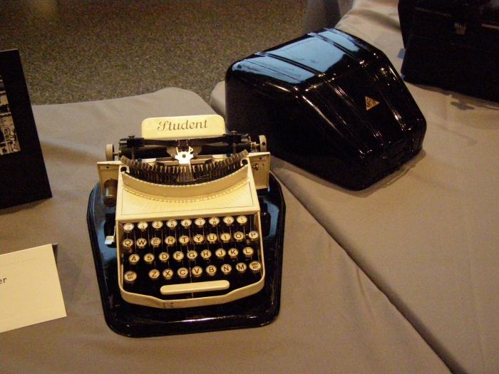 TotallyYourType: Smithsonian Typewriters