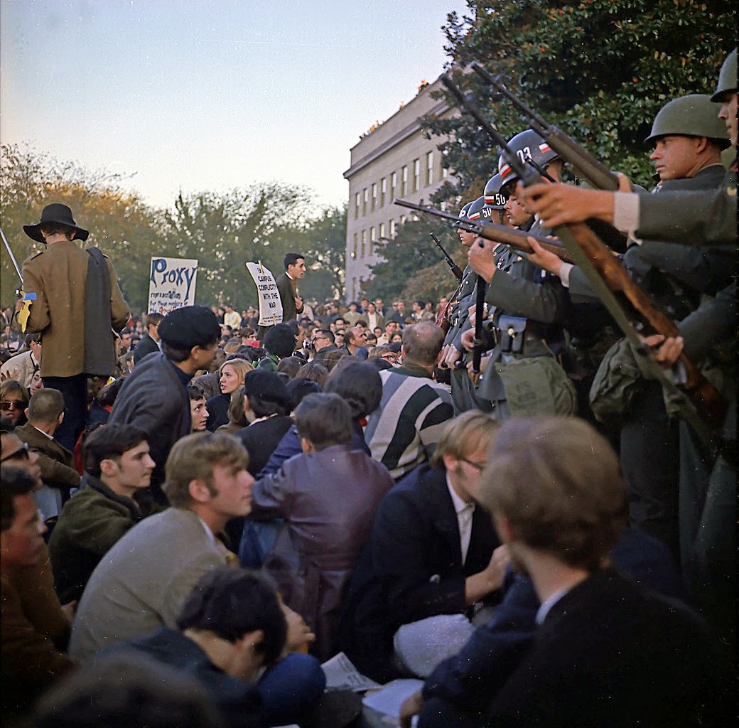 30 Color Photographs of Anti-Vietnam War Protests in the U.S From the ...