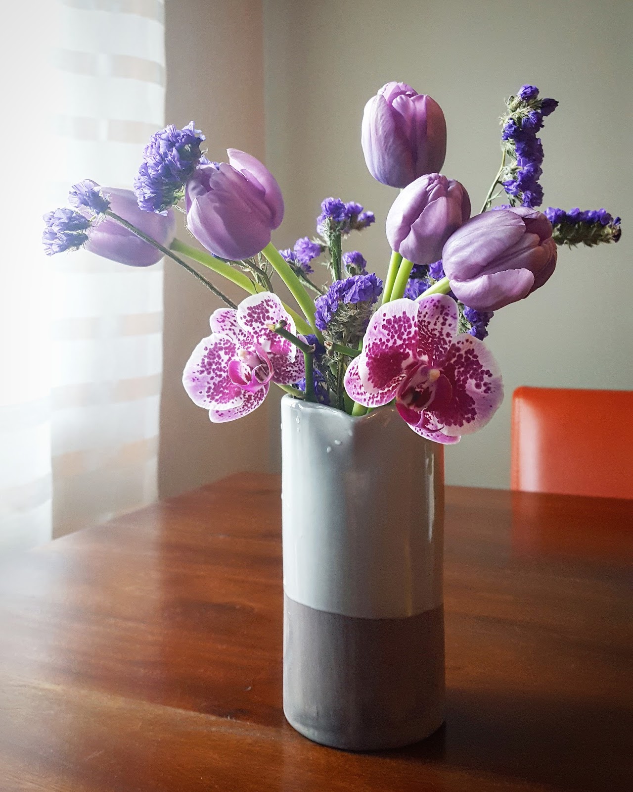 Mango & Tomato: Weekend: Monochromatic Flower Arrangement