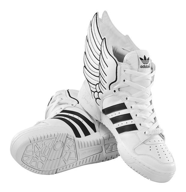 El Indirectorio: Adidas saca a la venta unos sneakers con alas