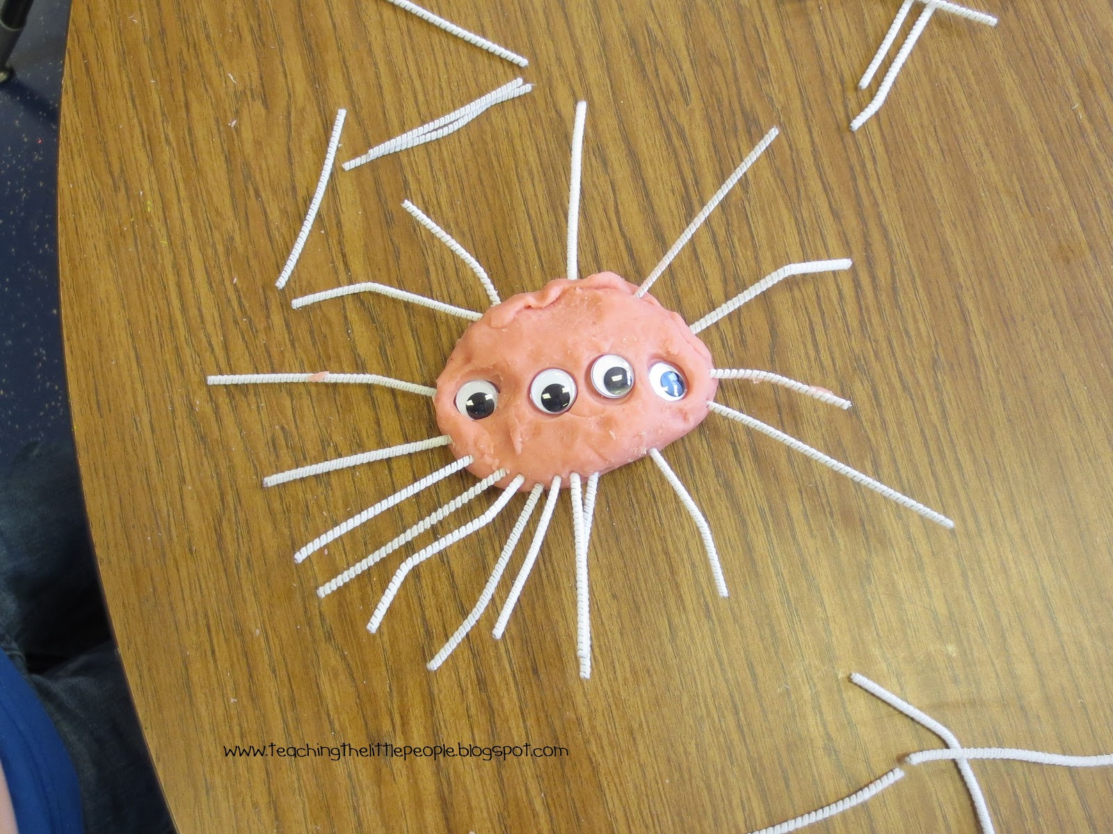 Teaching The Little People: Playdough Spiders