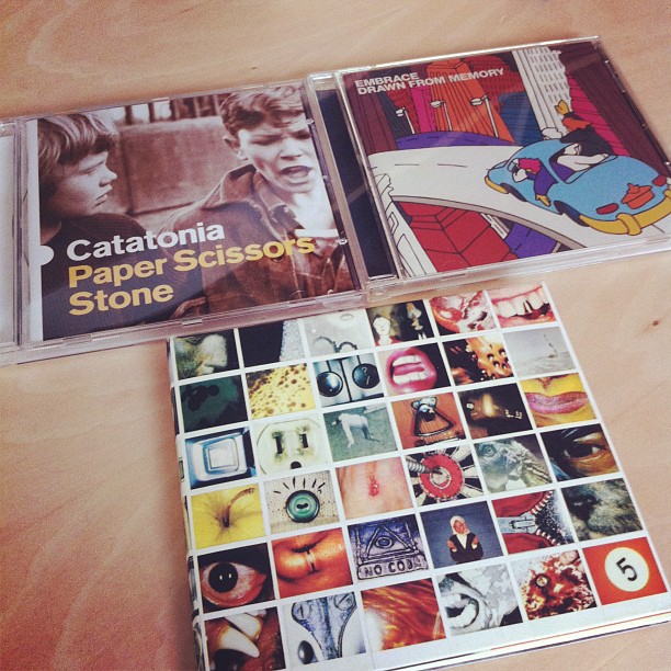 ブックオフでセール品を、CatatoniaとかEmbraceとか