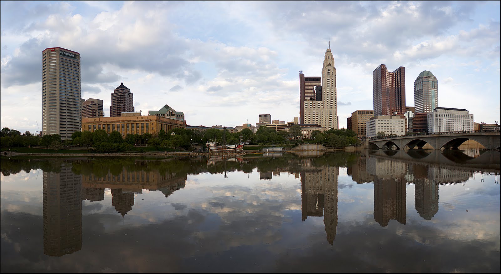 .: The beautiful city of Columbus