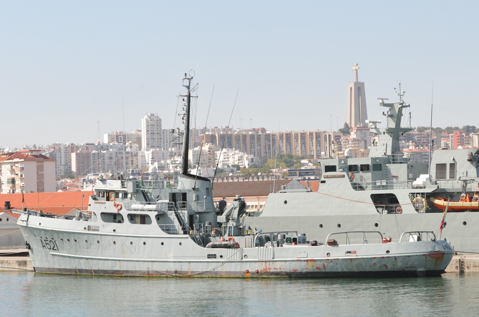 SHIPS & THE SEA - BLOGUE dos NAVIOS e do MAR: NRP SCHULTZ XAVIER