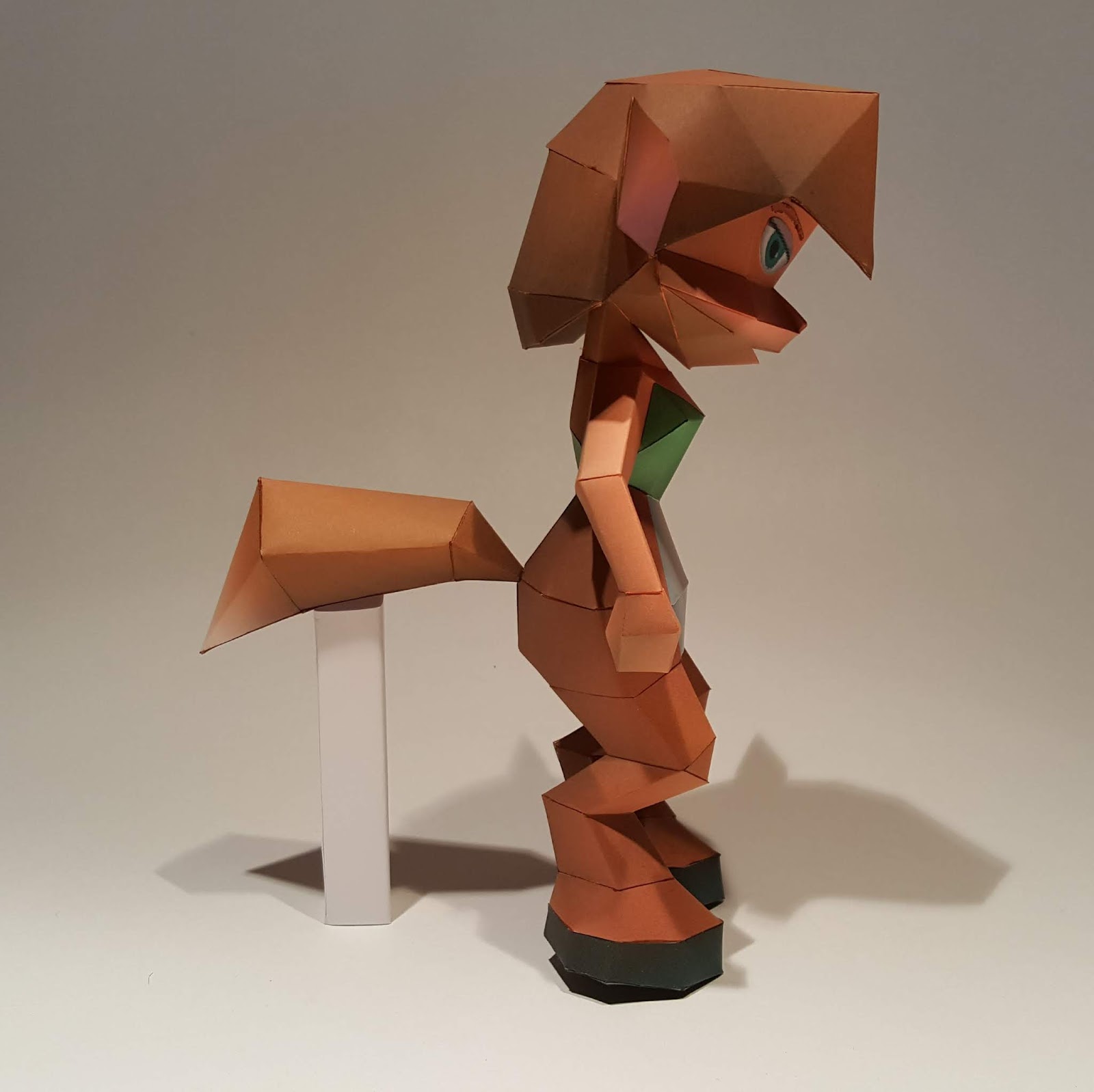 Spyro Papercraft: Elora