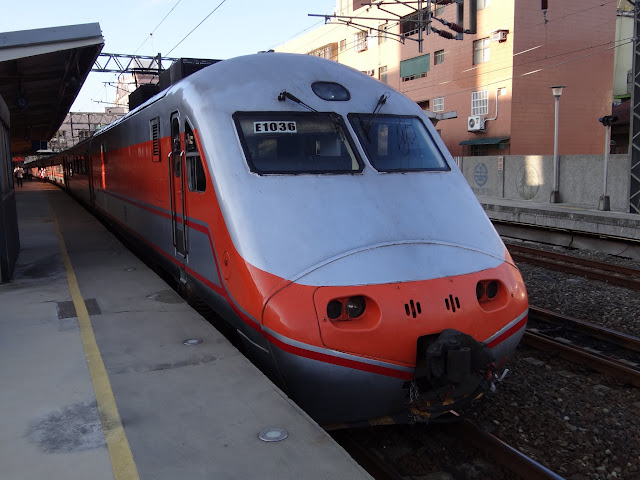 Blair's 鐵道攝影: E1036推拉式電力機車 / TRA E1036 Push-Pull Electric locomotive