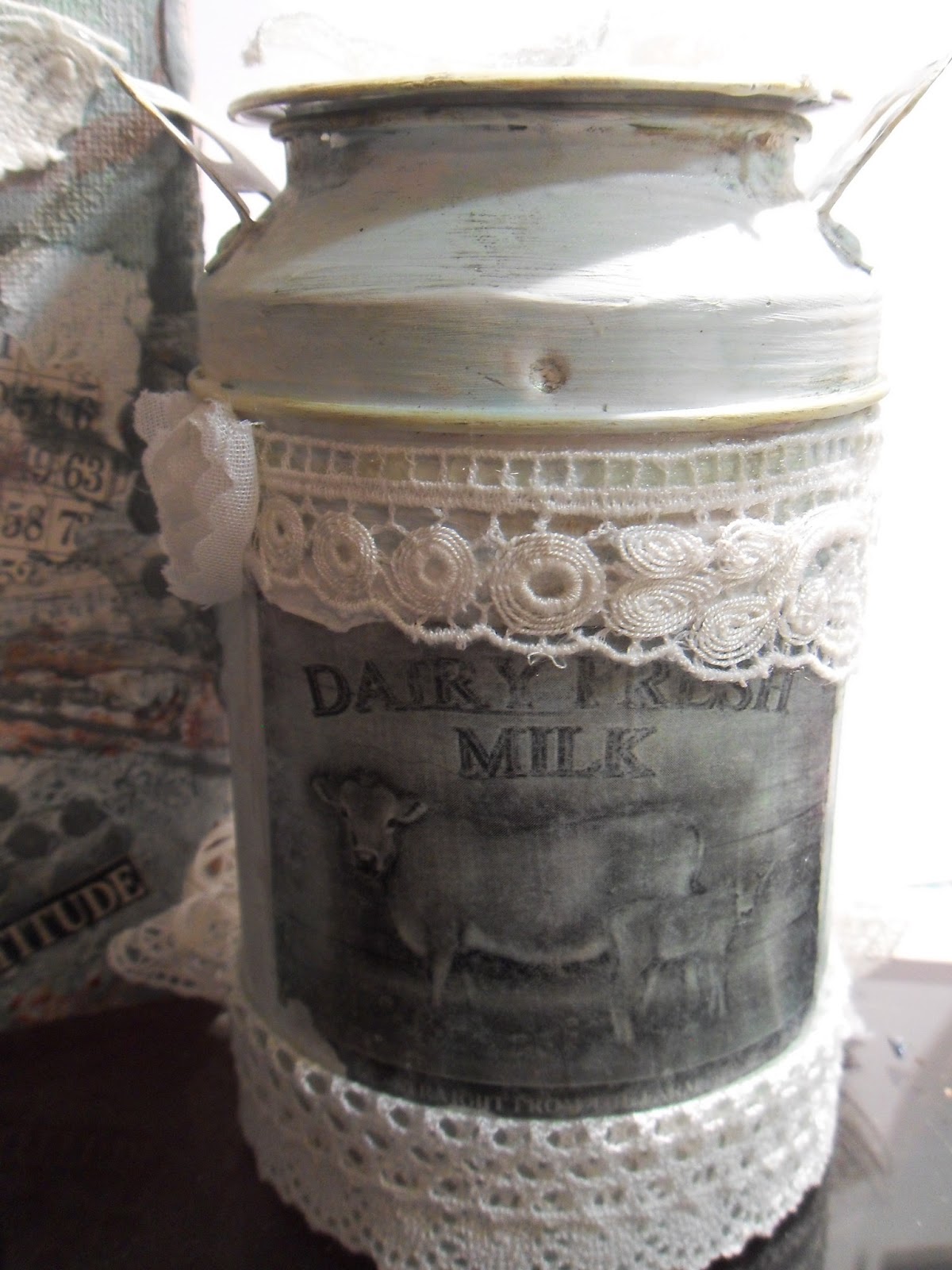 Sakura Hobby Crafts: Vintage Altered Milk Tin
