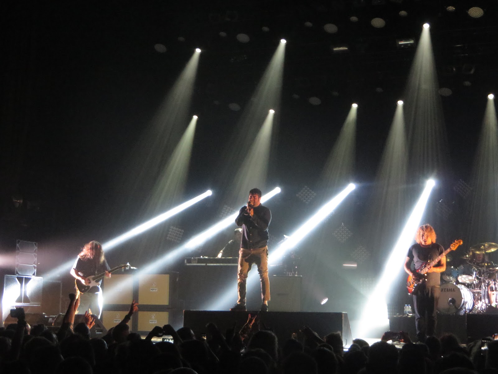 Ronald Says - memoirs of a music addict: On Stage: Deftones @ 013