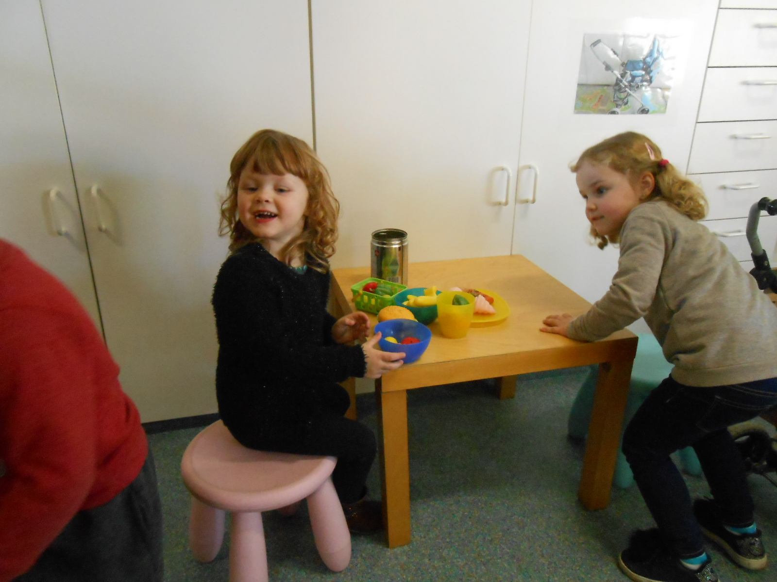 CEZARENKLAS eerste kleuter A: 5 nieuwe vriendjes komen elke donderdag ...