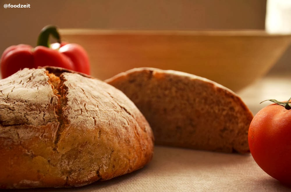 What's the time? It's FOODZEIT: Welt Brot Tag Sauerteig Brot mit ...