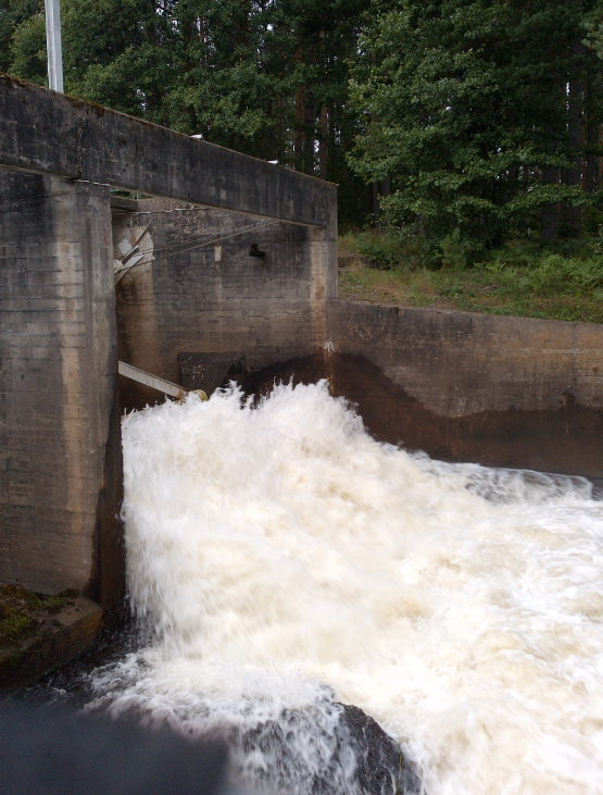Ingas tankställe: Gömmor i regn