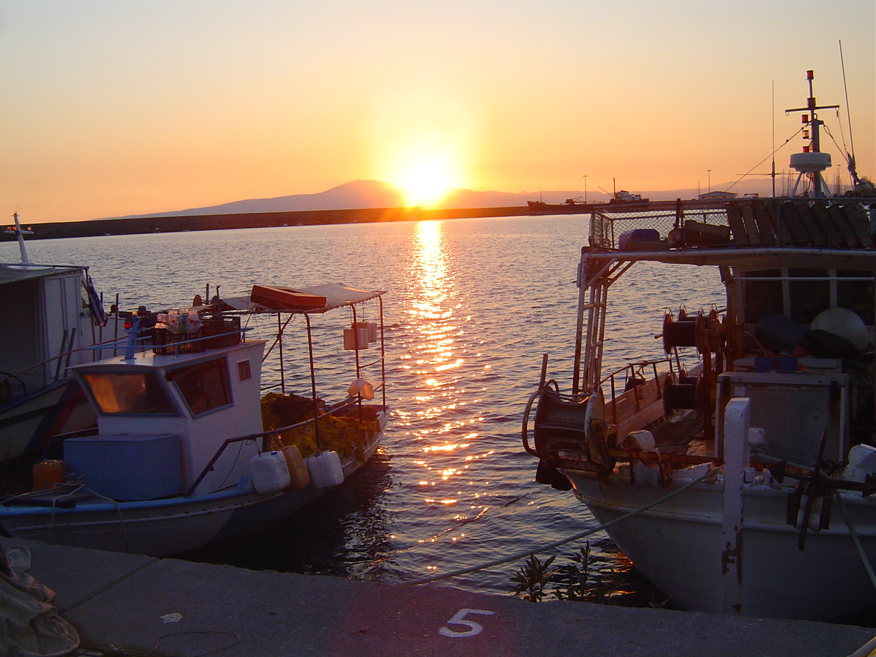 ΜΕΣΣΗΝΙΑΚΗ ΠΑΡΑΔΟΣΗ, ΛΑΟΓΡΑΦΙΑ και ΤΟΥΡΙΣΜΟΣ.: KAΛAMATA : Η πρωτεύουσα ...