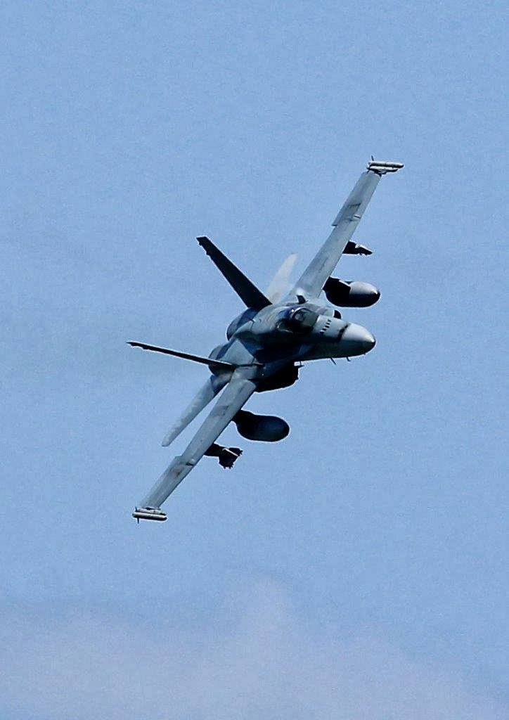 Far North Queensland Skies: F-18 Hornet display over the Strand