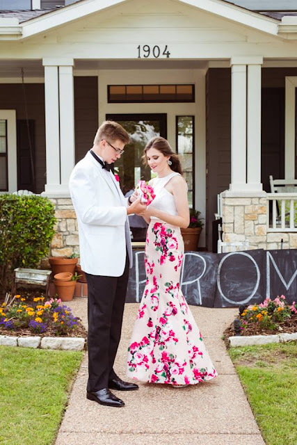 Momfessionals: Weekend Recap - AG Goes To Prom Edition :)