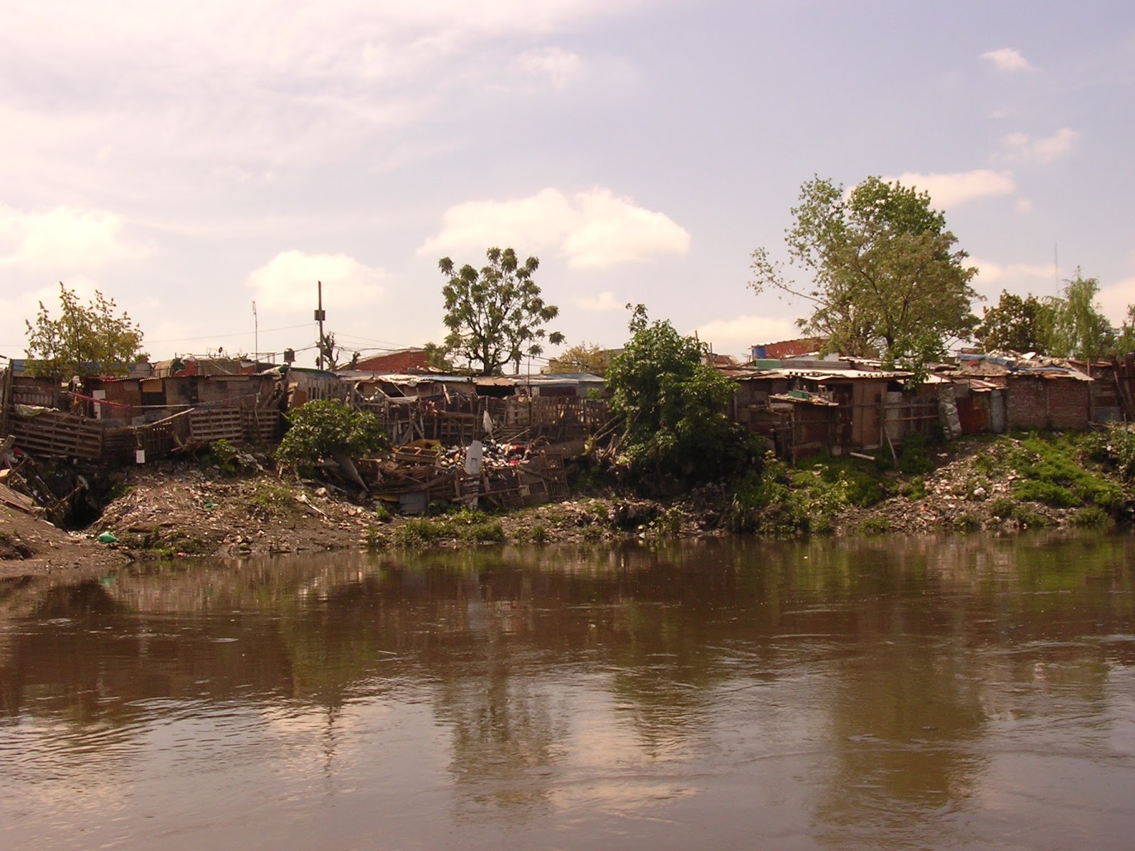 RIACHUELO: ELECCIONES EN LA VILLA 21 - 24