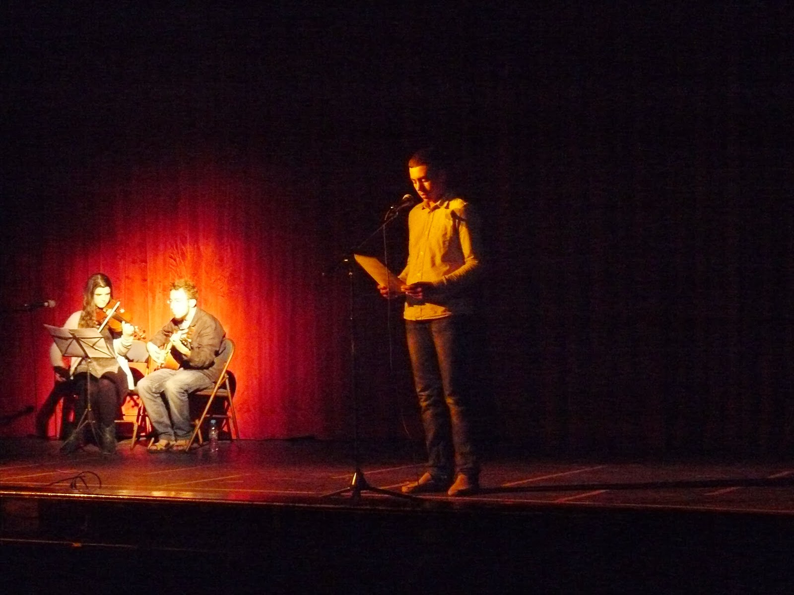 RADIO DIALEK: Recital poético