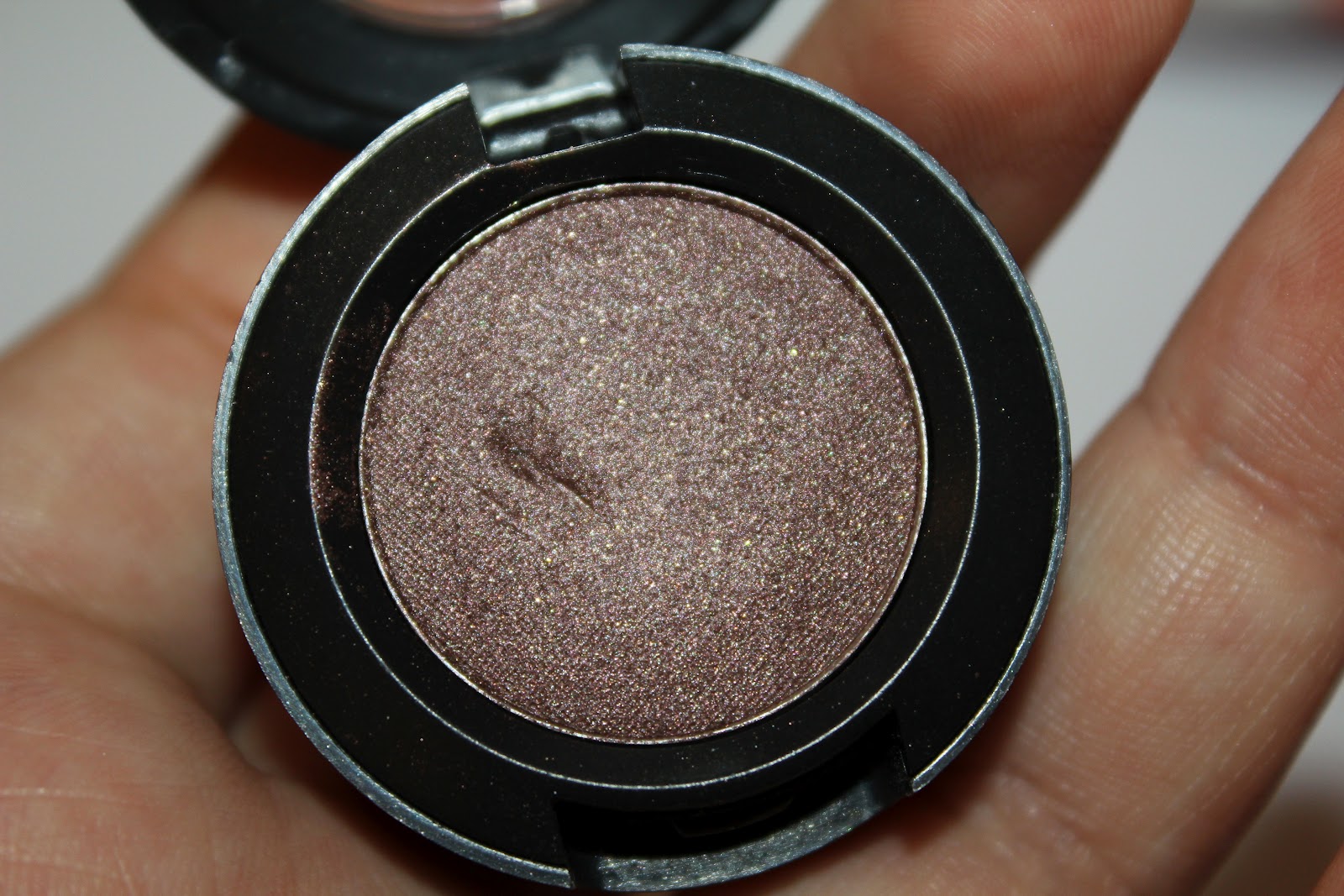 Courtesy of Mils: DUPE: MAC Twinks Eyeshadow & e.l.f Raspberry Truffle ...