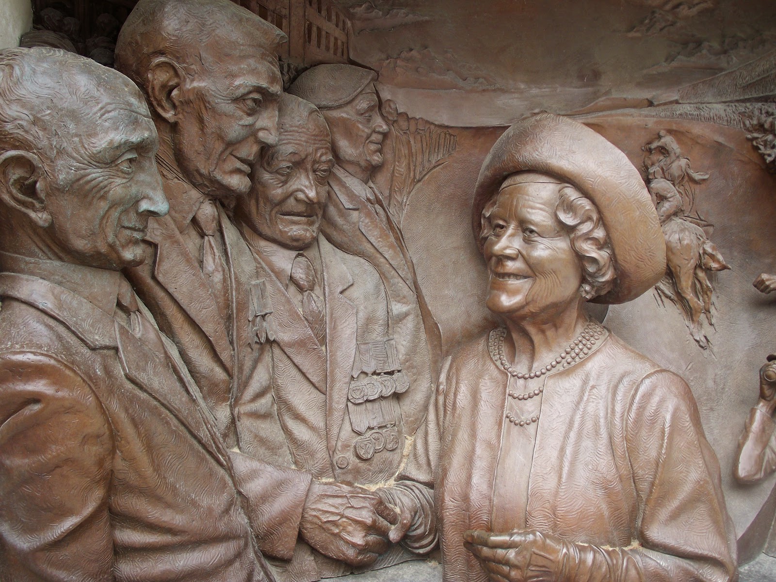Royal Photography by Paul Ratcliffe: Queen Mother Statue, The Mall, London