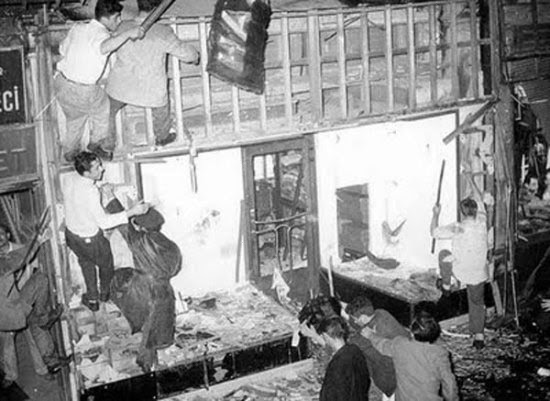 ΚΩΝΣΤΑΝΤΙΝΟΥΠΟΛΗ: ΜΙΑ ΒΟΛΤΑ ΣΤΗΝ ΠΛΑΤΕΙΑ ΤΑΞΙΜ, ΣΤΗΝ ISTIKLAL ΚΑΙ ΣΤΟ ...