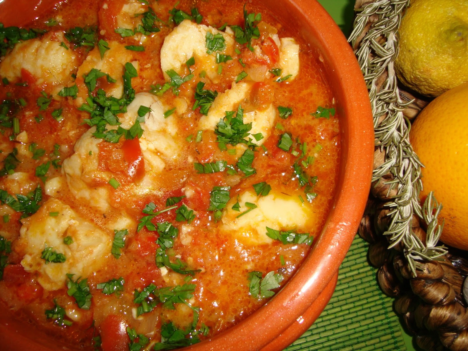 O Tempero da Nesita: Tamboril no tacho com tomate e pimento