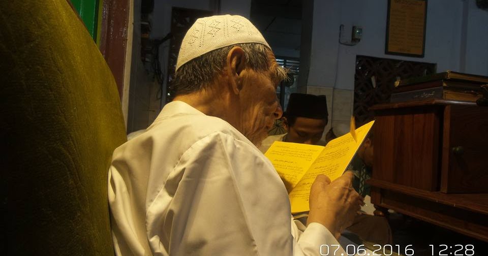 Ngaji Pasanan Mbah Maimun: Berakhlak dengan Akhlak Allah - Santrijagad