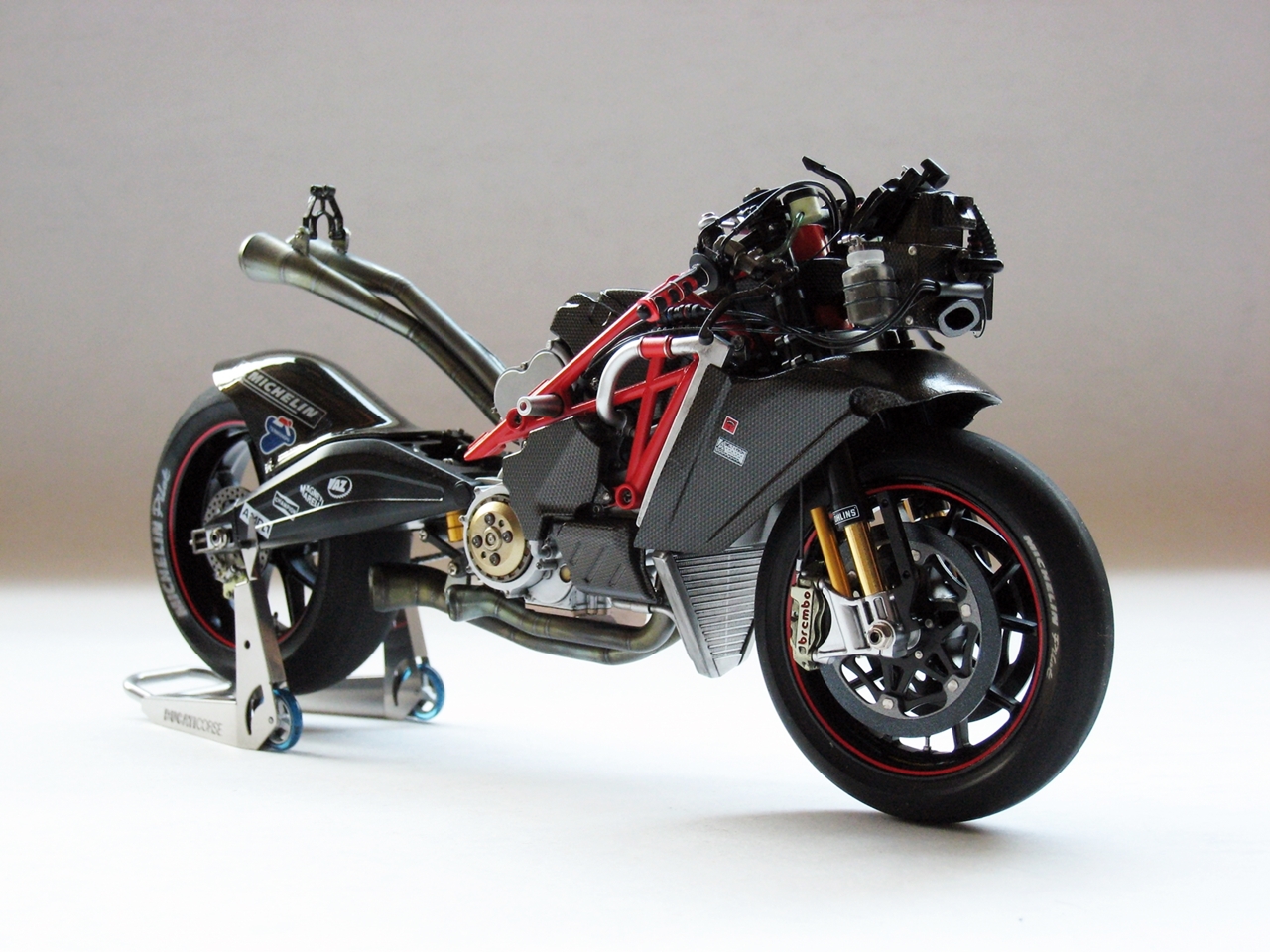 1/12的世界：DUCATI Desmosedici GP4 by 盧彥文