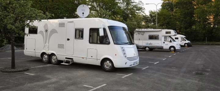 Vi och vår husbil: Husbil el husvagn