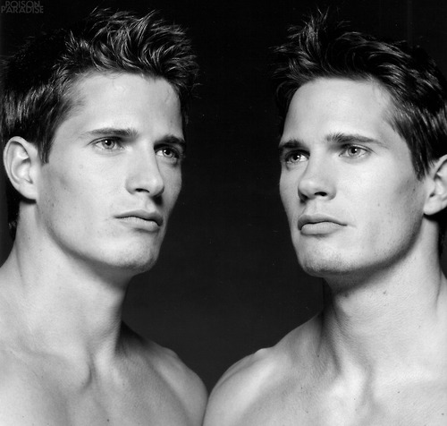 EVERYDAY HOTTIES: HOT BROTHERS- THE CARLSON TWINS.