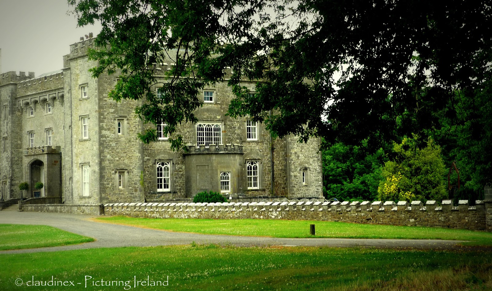 Picturing Ireland : Built on Rock´n´Roll: Slane Castle, Co. Meath