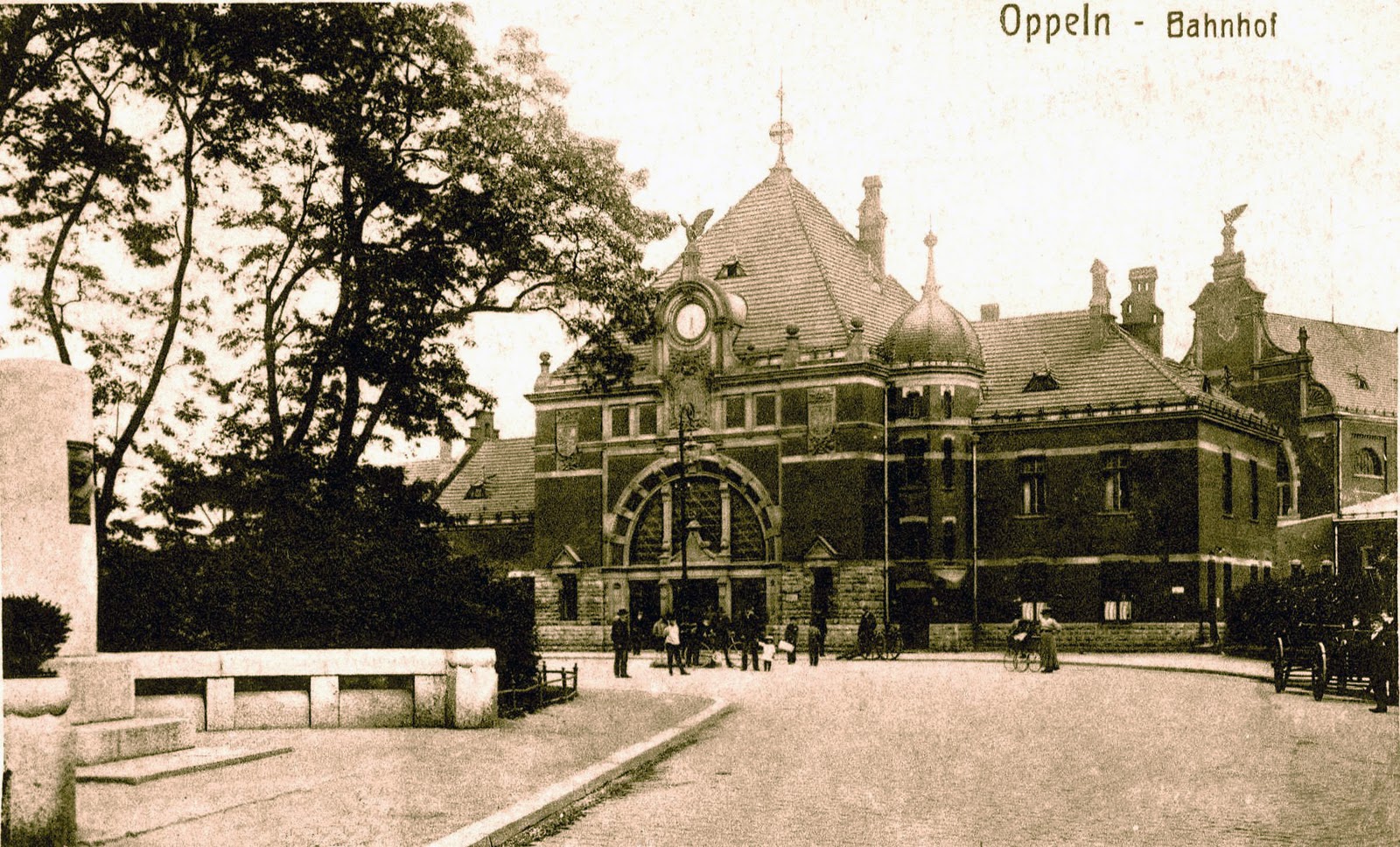 transpress nz: railway buildings in Oppeln/Opole, Poland