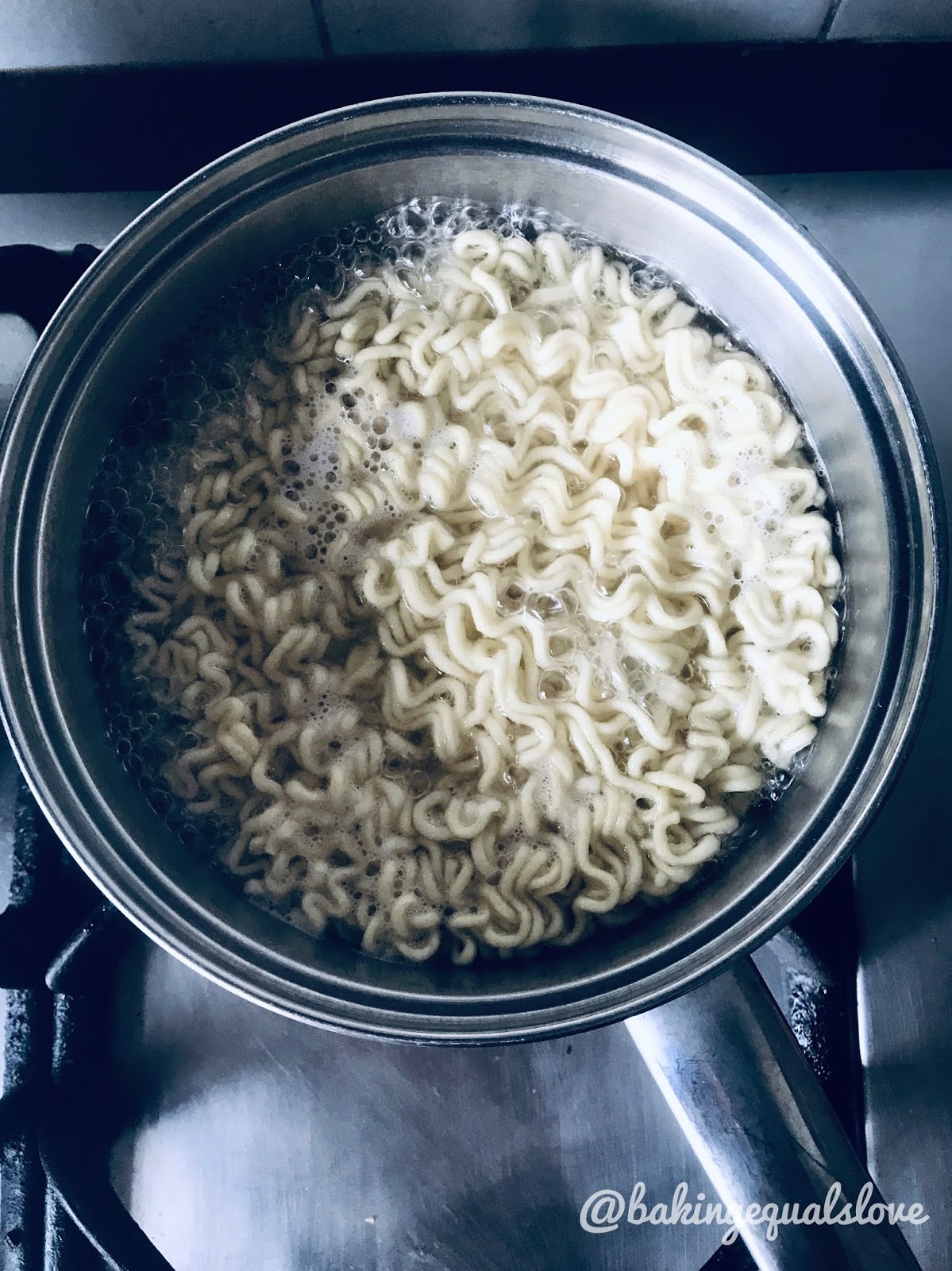 baking = love: Cheesy Creamy Shin Ramyun Korean Spicy Noodles