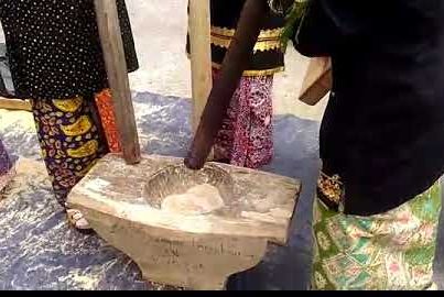 Bicara Mentari: Lesung menumbuk padi