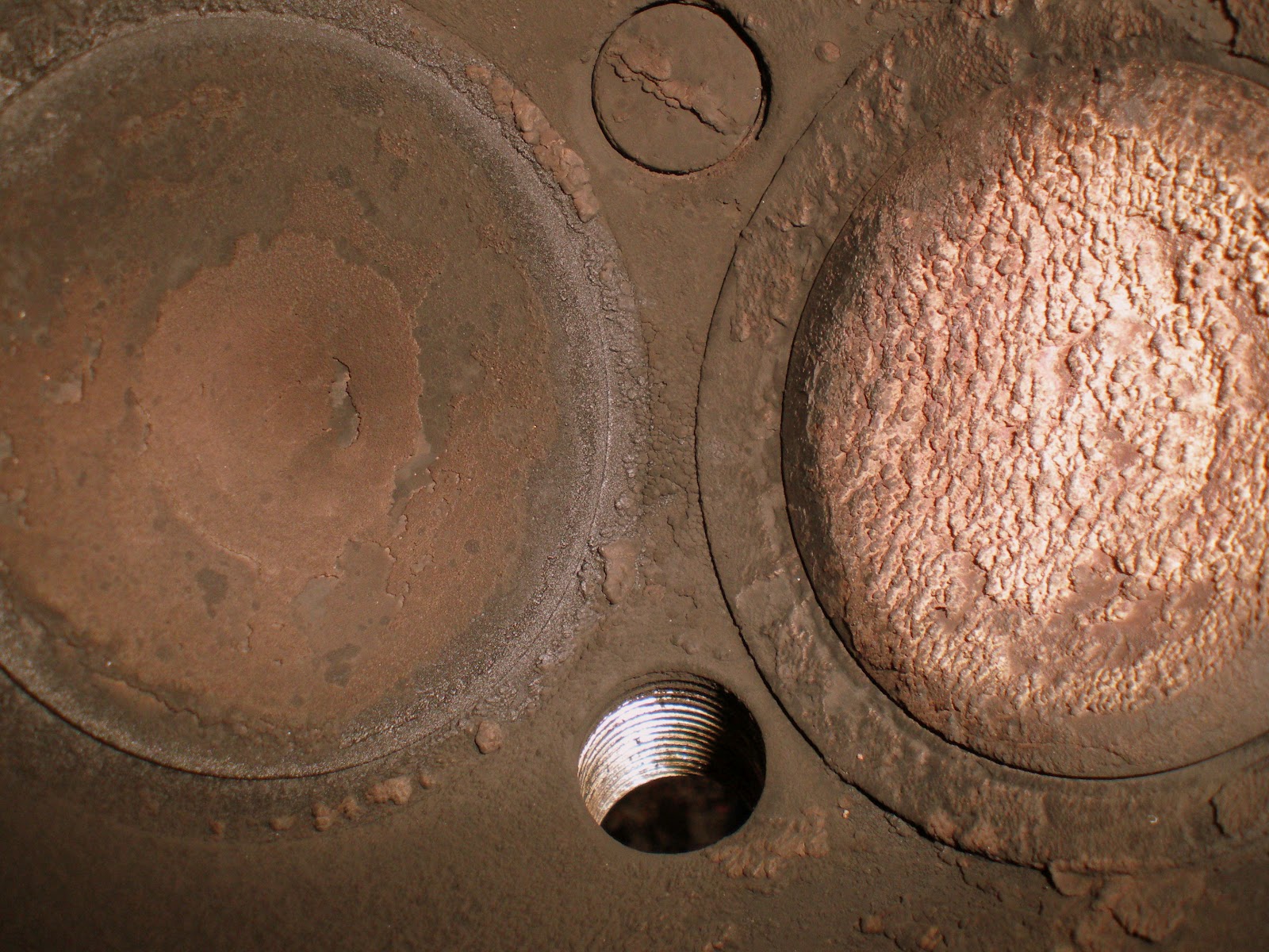 HomοRαtuς: decarbonising/decoke enfield cylinder head-piston