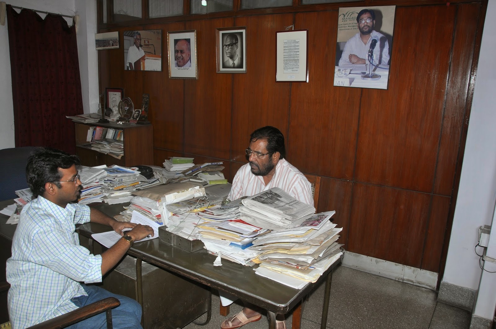 दरीचा: चम्मचों में बंटे वामपंथ को कड़ाही बनना होगा