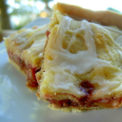 The Dutch Baker's Daughter: Strawberry-Rhubarb Slab Pie