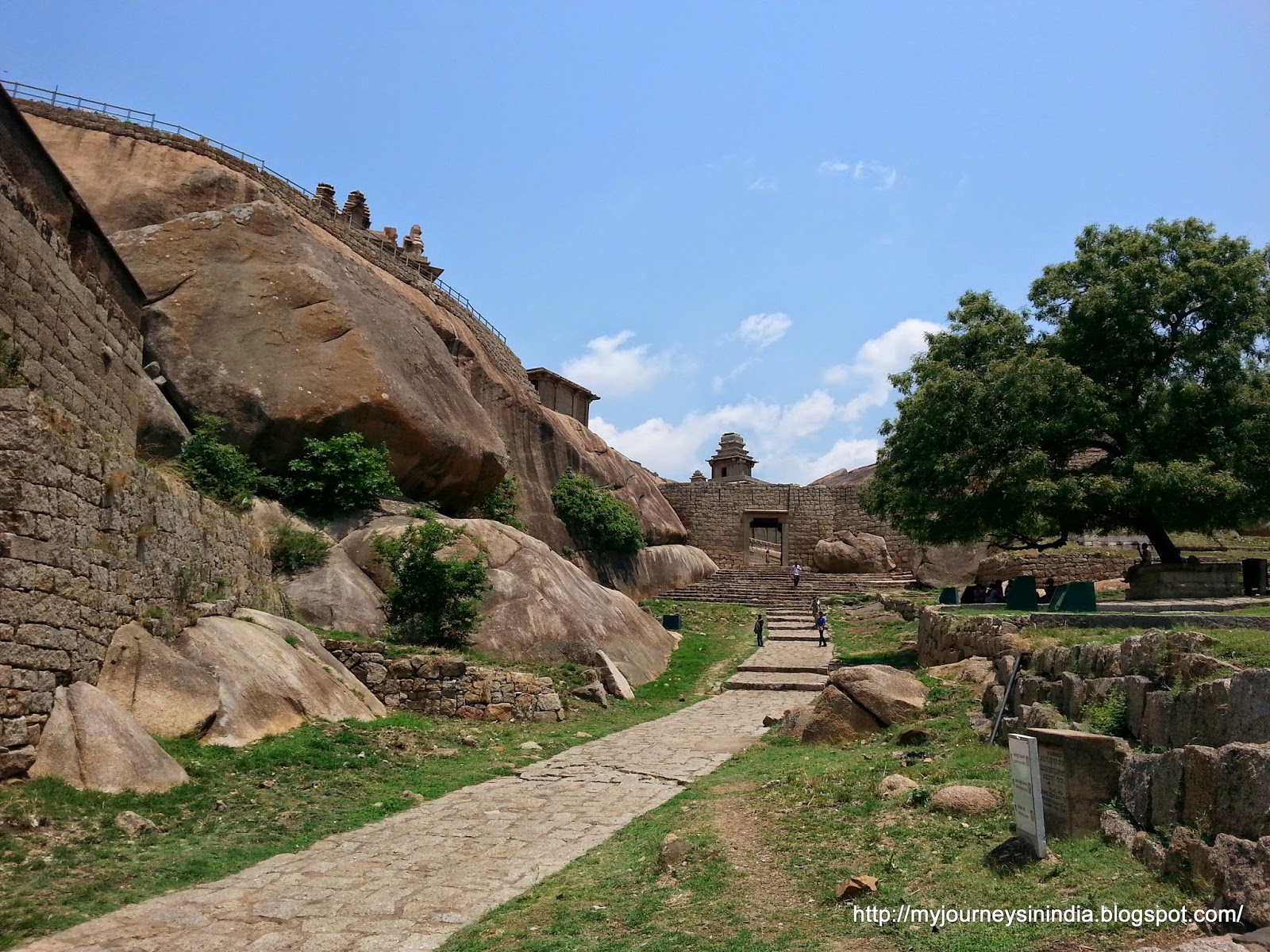 My Journeys In India: Chitradurga Fort or Kallina kote and Windmills