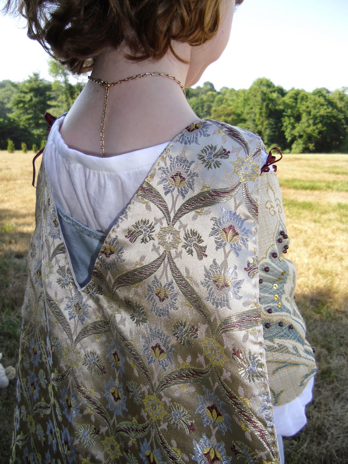 Yarn and What Knot: Young Noble Girls Italian Gamorra and Giornea c ...