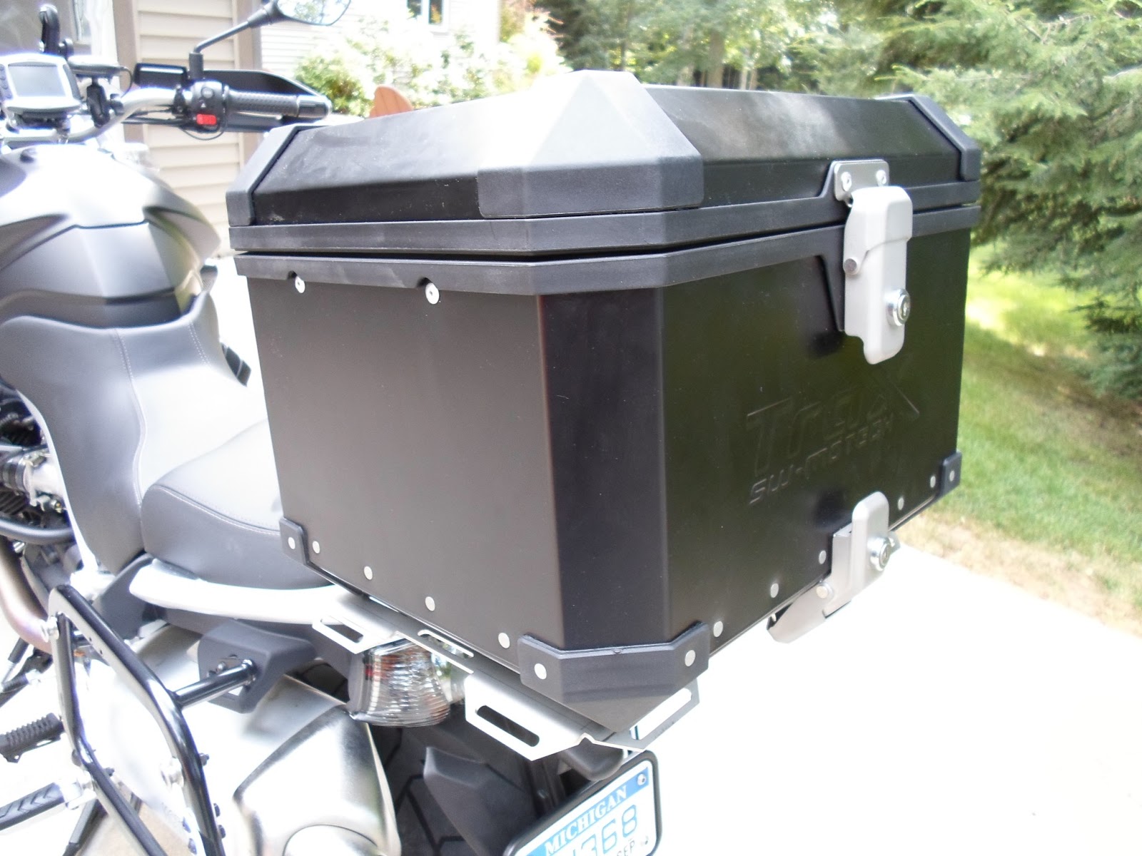 Moto Guzzi Stelvio NTX 2013: Revised rear rack for SWM topcase