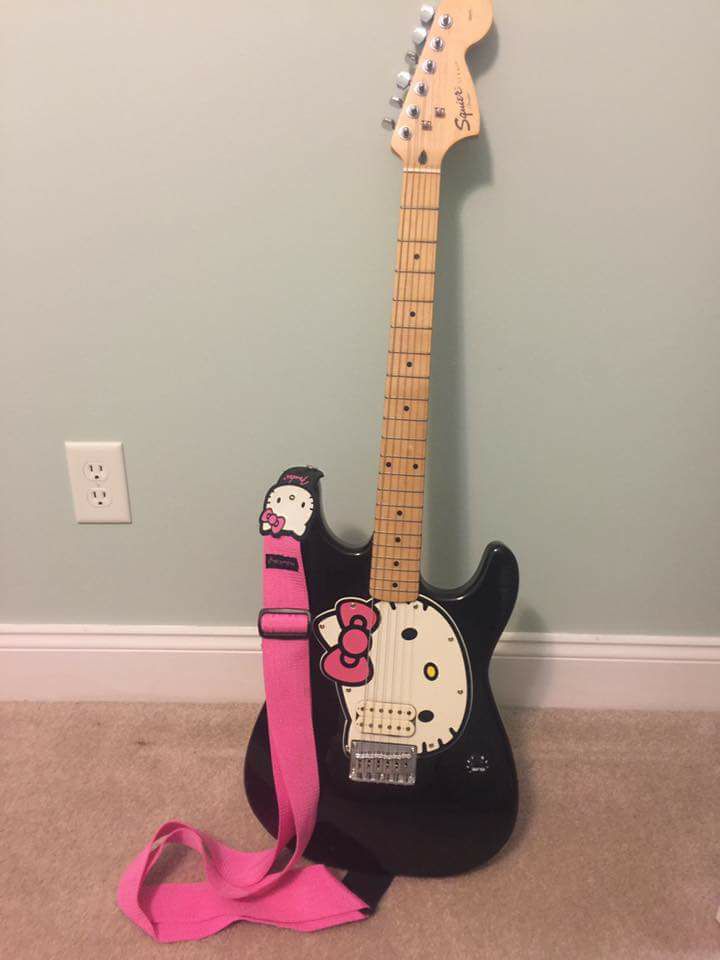Hello Kitty Guitar