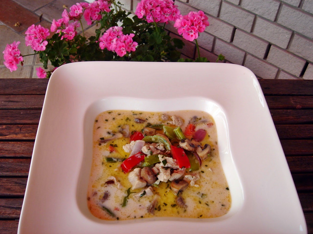 Nem vagyok mesterszakács: Tárkonyos- kókusztejes sertés raguleves ...