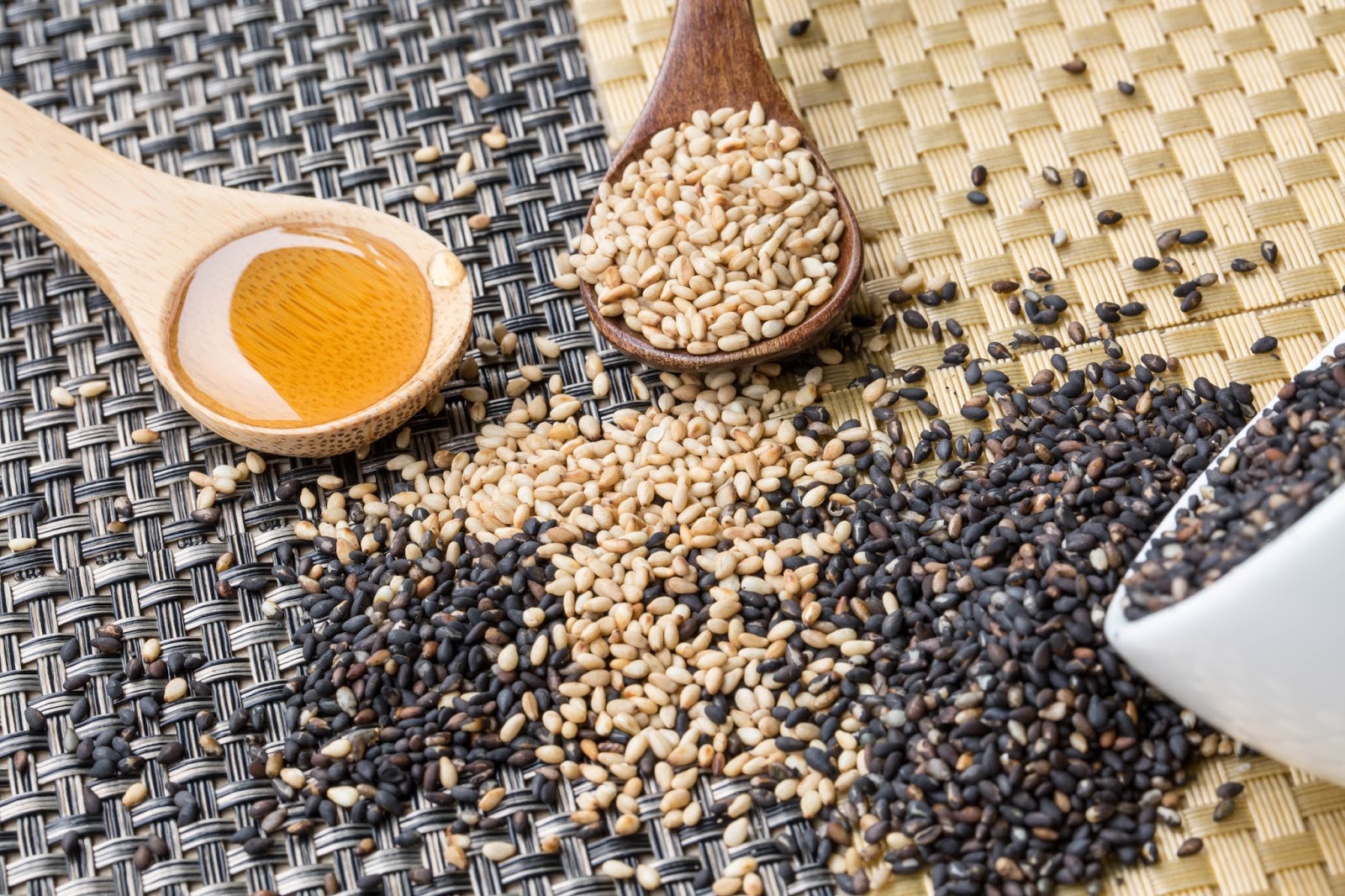 15 Amazing Health Benefits of Organic Sesame Oil
