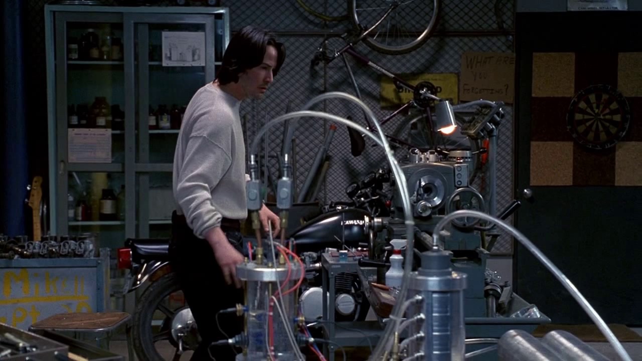 Movie Review: Chain Reaction (1996) | The Ace Black Movie Blog