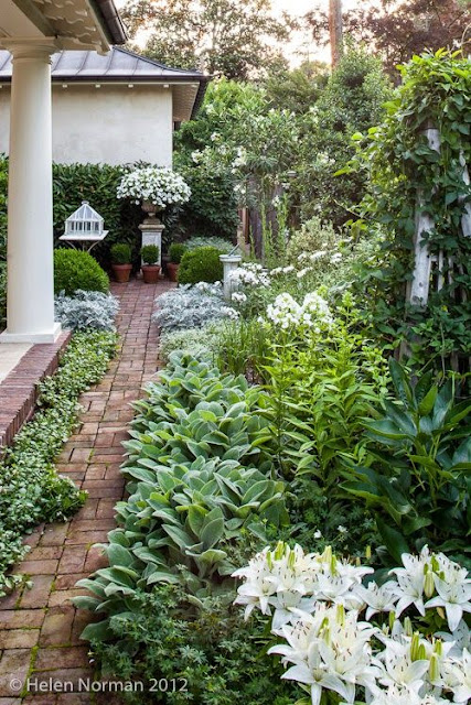 April's garden: A vidéki angol kertek 8 elengedhetetlen jellemzője / 1.rész